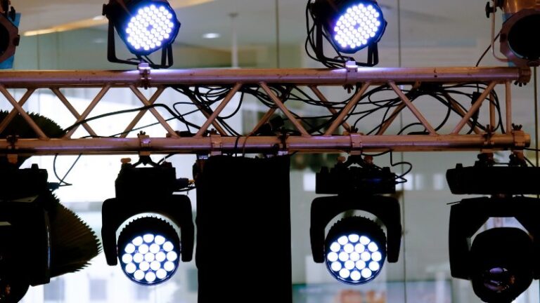 Cho thuê đèn LED sân khấu chuyên nghiệp, uy tín nhất 2024